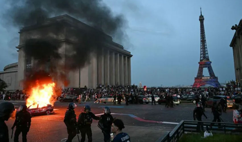 PSG win triggers violent riots in France, hundreds arrested | SAMAA TV
