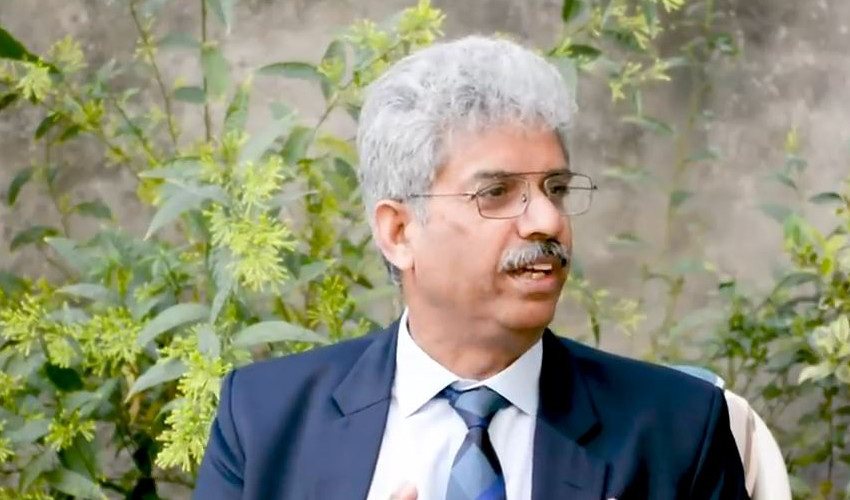 Senior Journalist stands strong in support of Pakistan Armed Forces ...