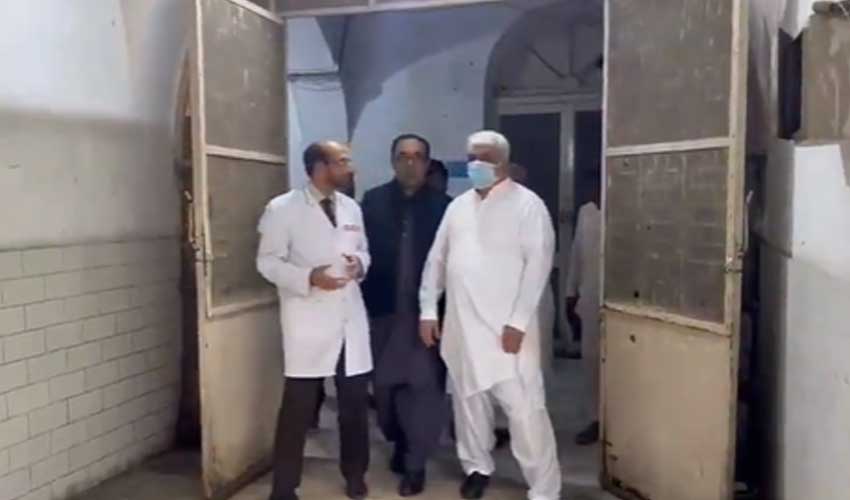 Doctor issued show-cause notice for using phone at Mayo Hospital's ...