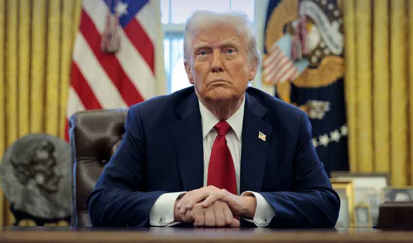 Trump signs order easing firing of 8,000 federal workers | SAMAA TV